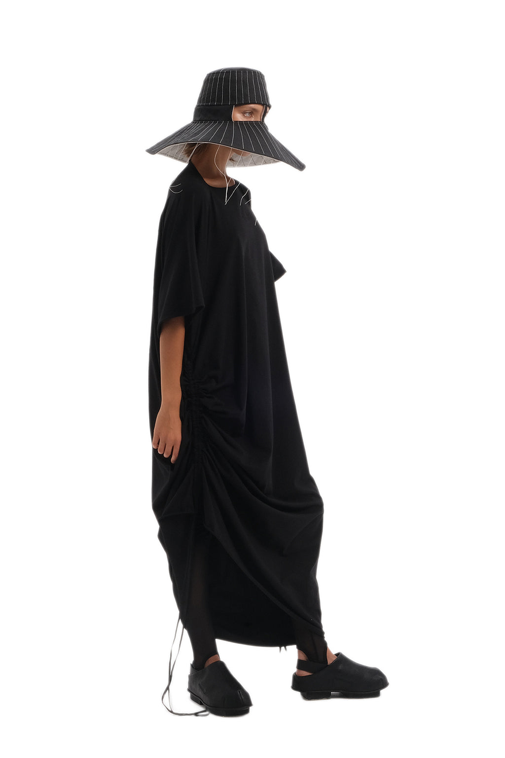 EARS TO EAR(TH) TREE EMBROIDERED OVERSIZED BLACK DRESS – VAGUE